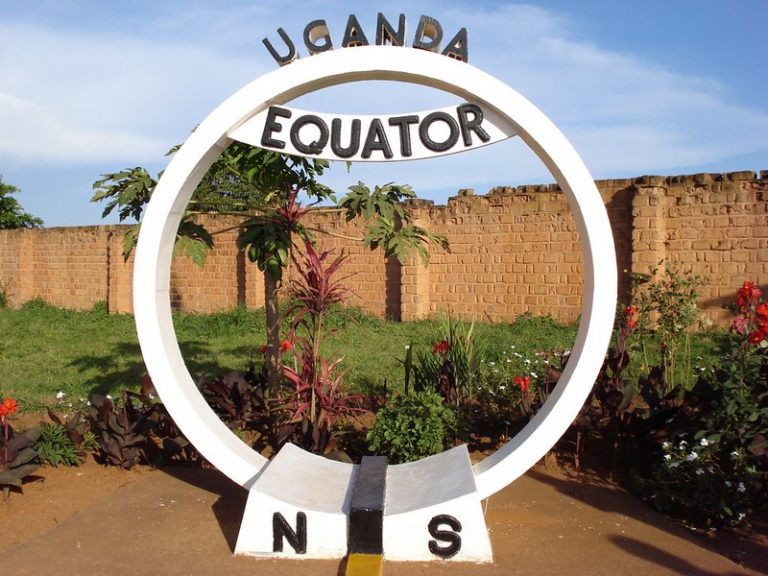 The Uganda Equator Line - African wilderness tours