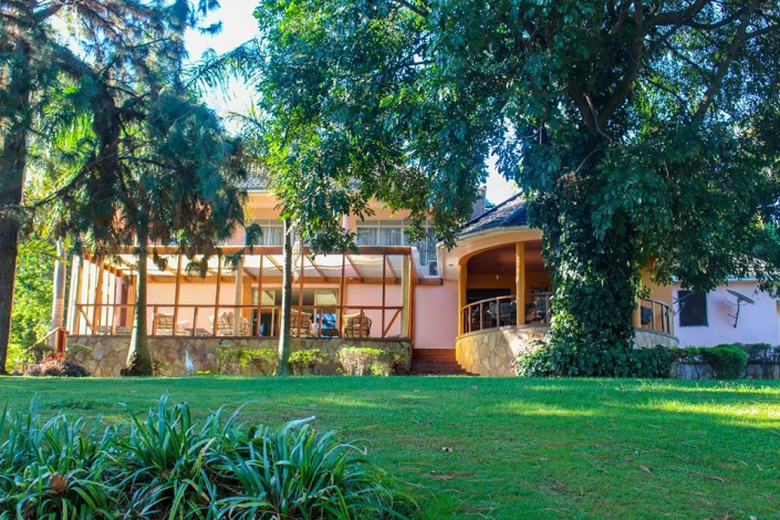 Garuga Resort Beach Hotel - African wilderness tours