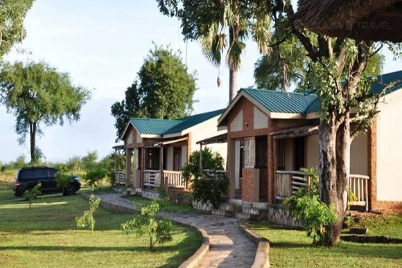 Pakuba Safari Lodge - African wilderness tours